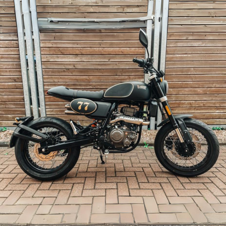 Veržlus miesto motociklas BLUROC Tracker | Išbandyk nemokamai